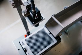 Asycube flexible feeder - Asyril